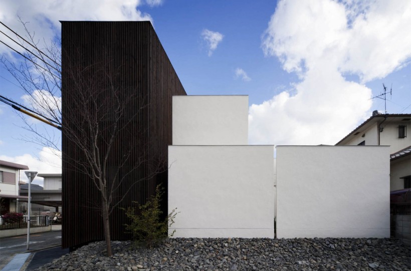 HOUSE WITH A LOUVER TOWER :: マニエラ建築設計事務所