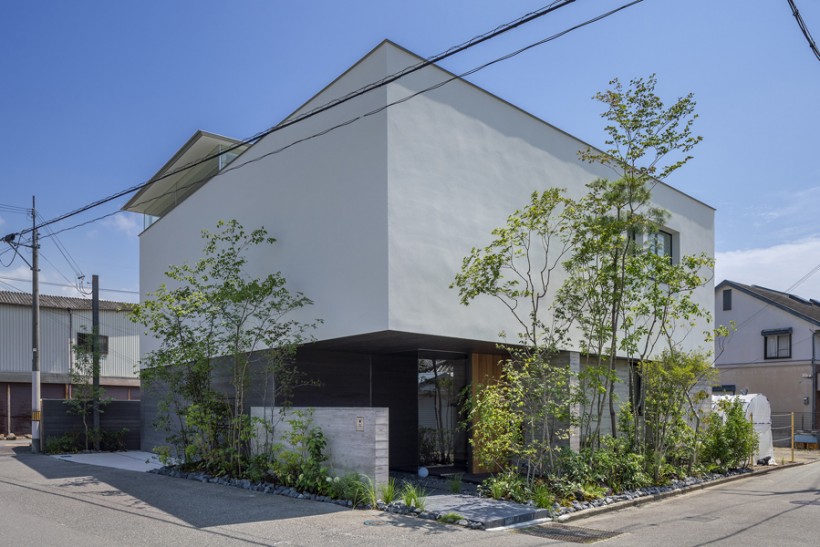 Flaot Cube マニエラ建築設計事務所